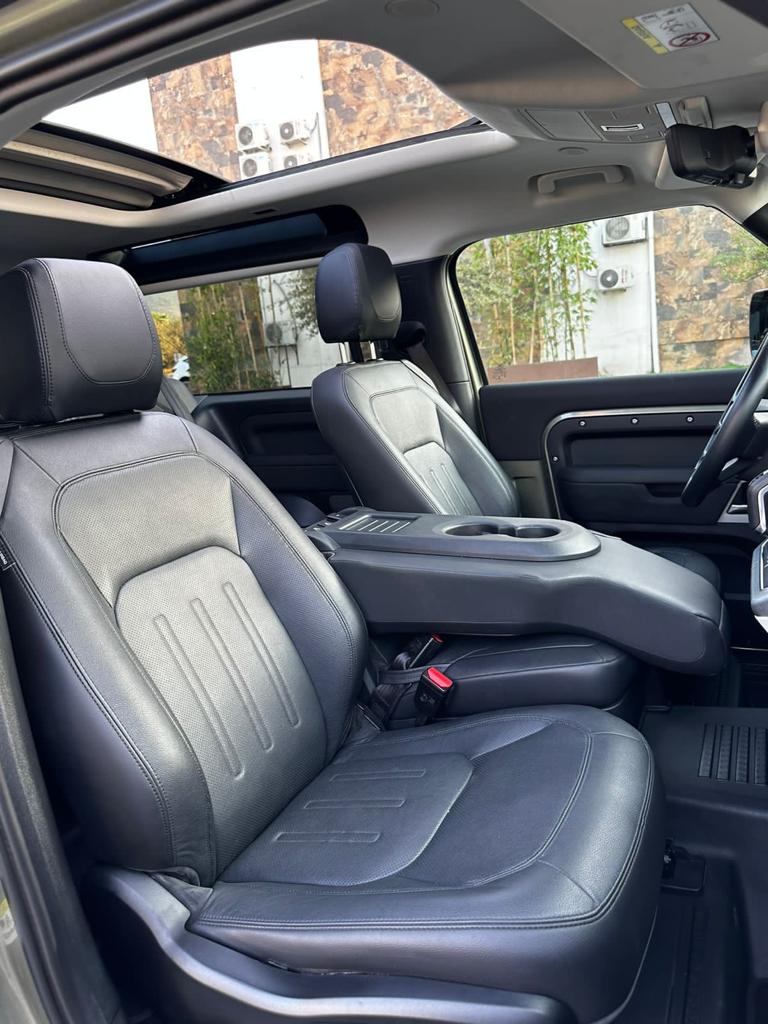 Range Rover Defender 90 First Edition 2021 $1,429,000 – Trendy Motors