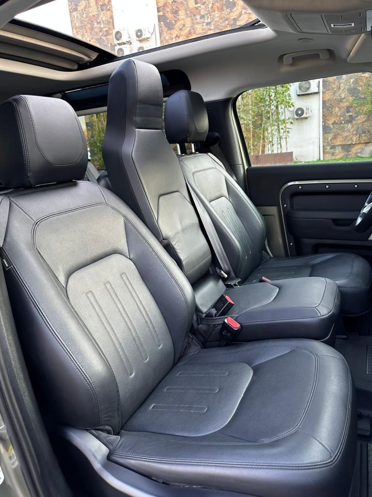Range Rover Defender 90 First Edition 2021 $1,429,000 – Trendy Motors